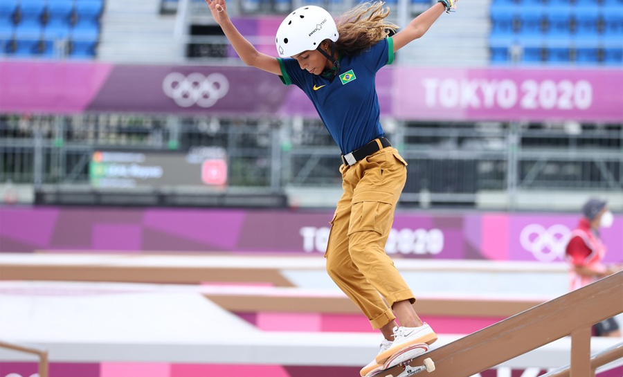Rayssa Leal conquista a medalha de prata no skate street feminino