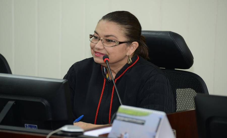 Desembargadora Vania Maria da Rocha Abensur Monteiro completa 35 anos ...